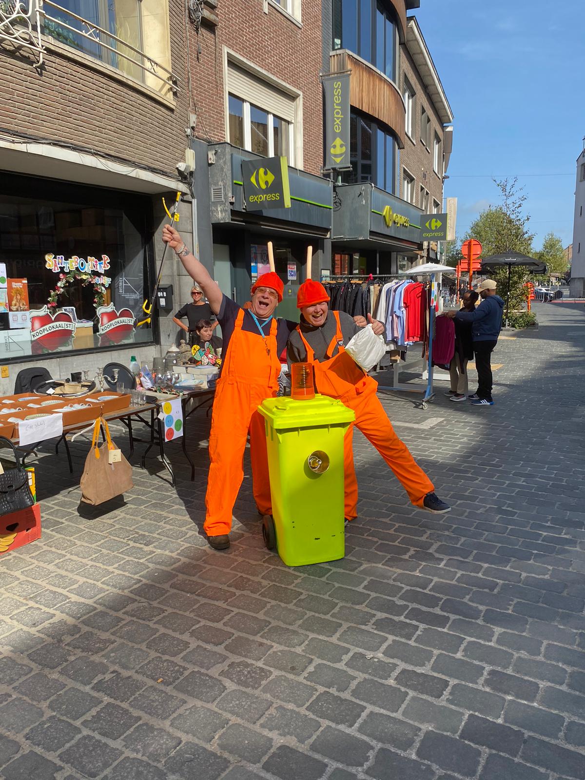 Clown Papa Chico - Fluoboys | Straatanimatie
